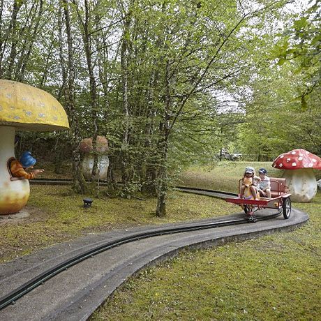 Parc animalier et Parc d'attraction Le Pal, Auvergne Rhône Alpes ...